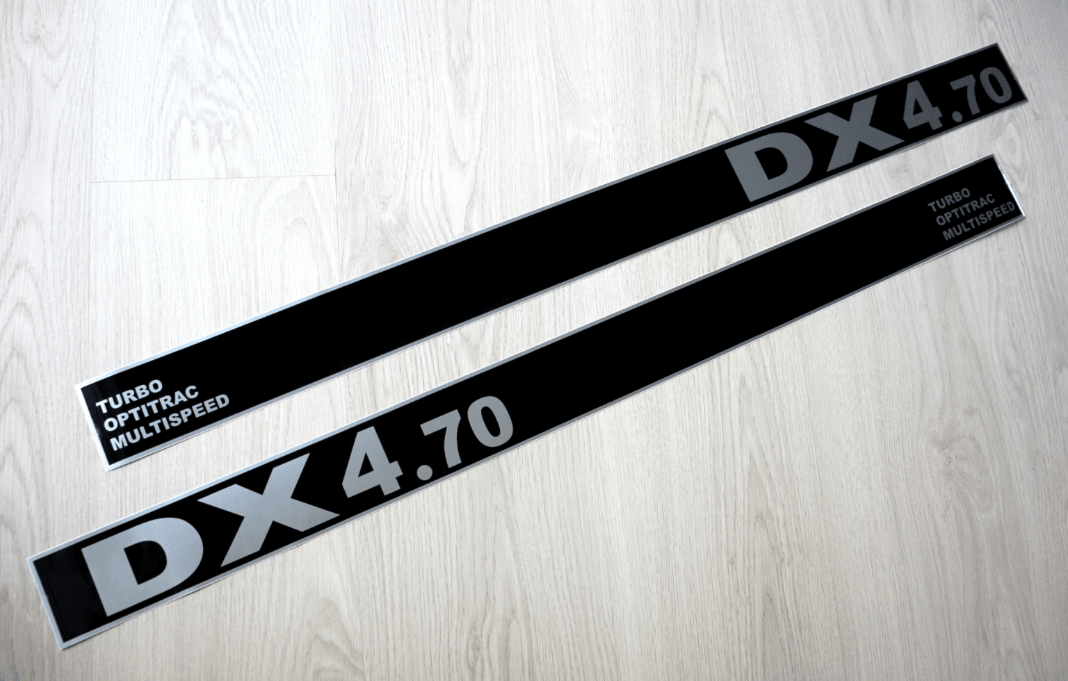 Deutz DX4.70 Aufkleber Motorhaube Label Sticker Emblem